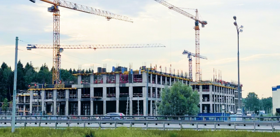 Готов монолит офисного центра рядом со станцией метро «Пыхтино ...